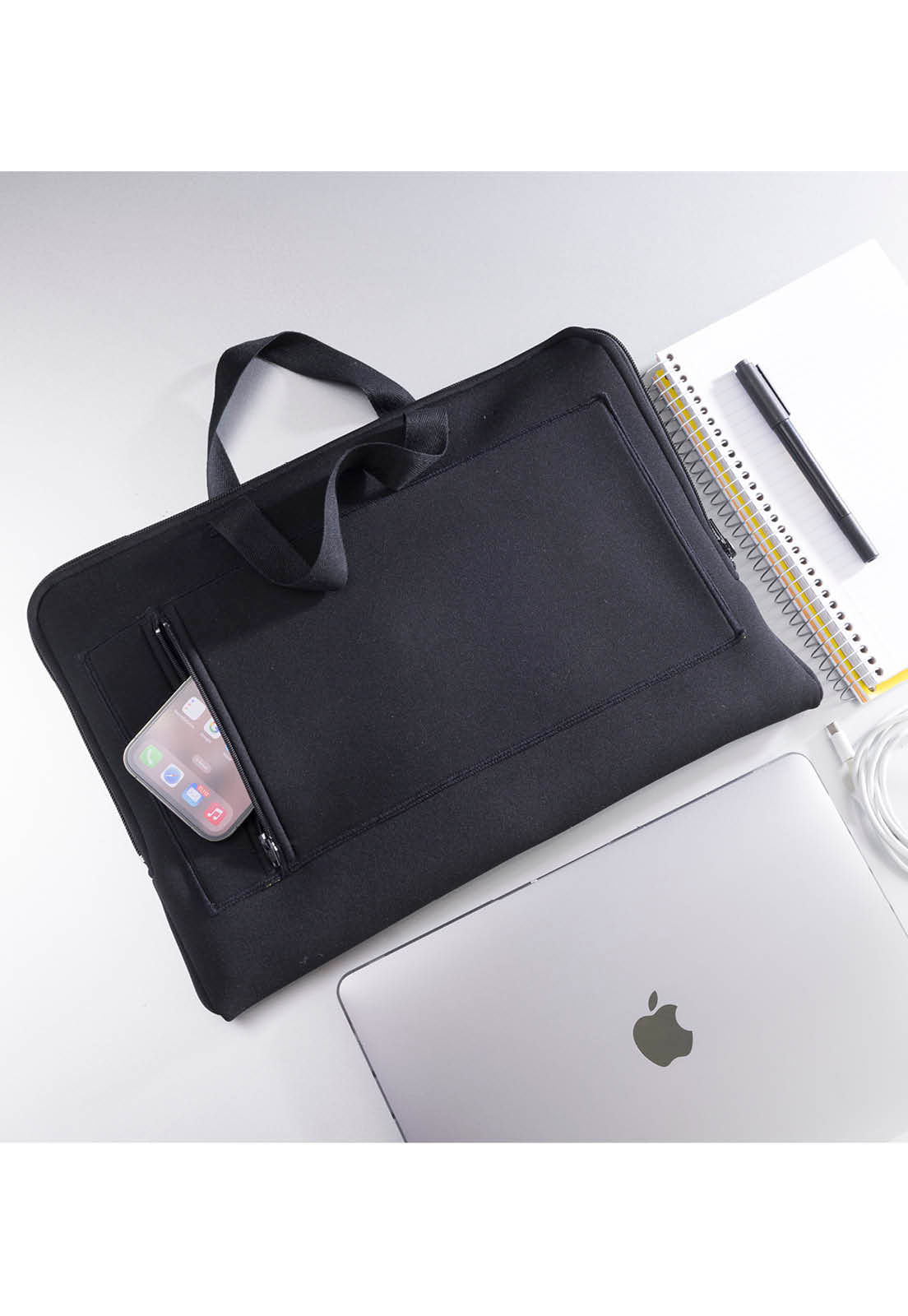 Forro De Pc Mujer Negro Atypical 1435